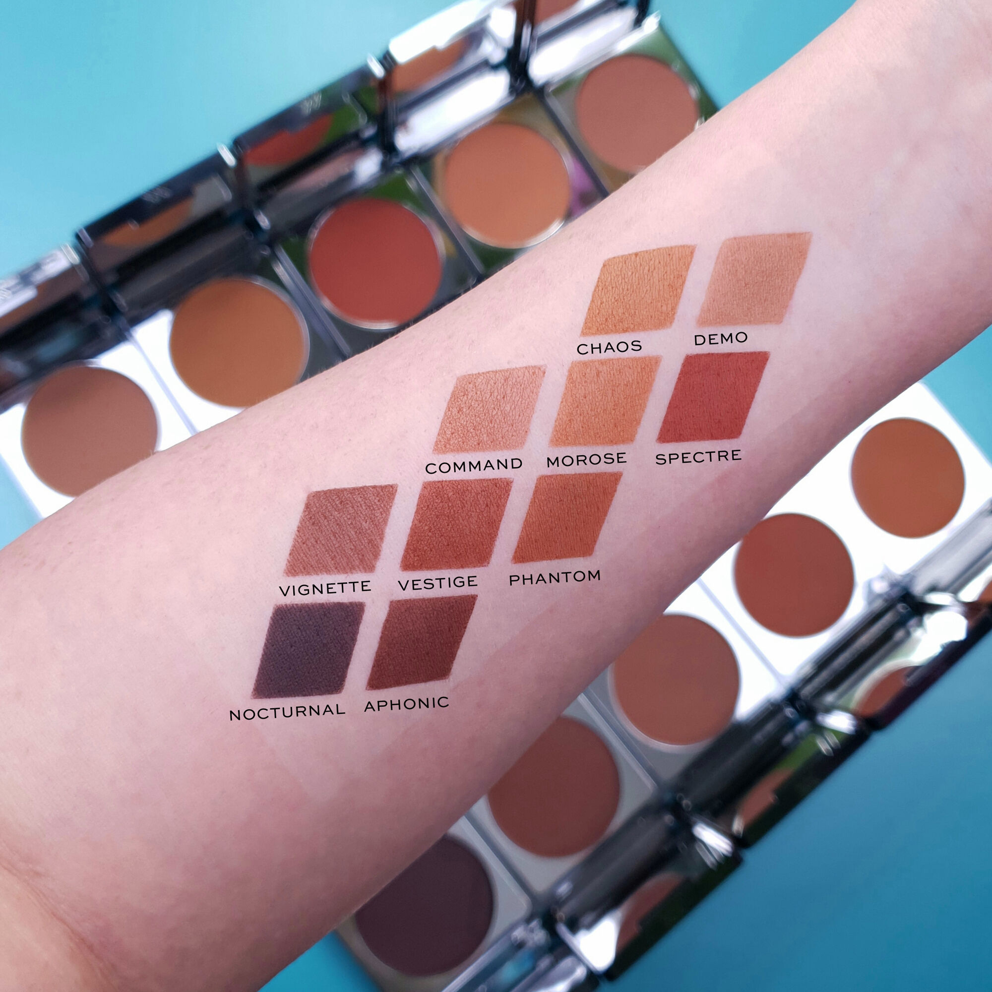 XX Revolution Bronzer Powder Command - Revolution Beauty